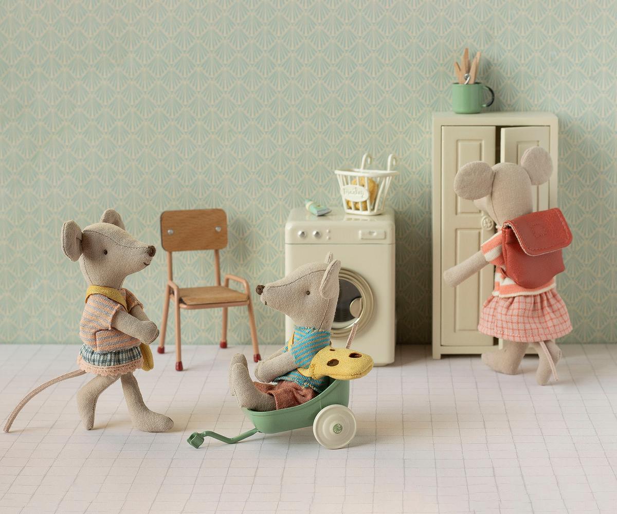 Maileg Little sister mouse with bag – Mymy & Me
